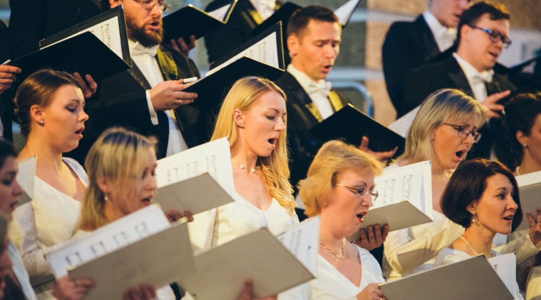 State Choir 'Latvija' performs new choral works with five elements ...